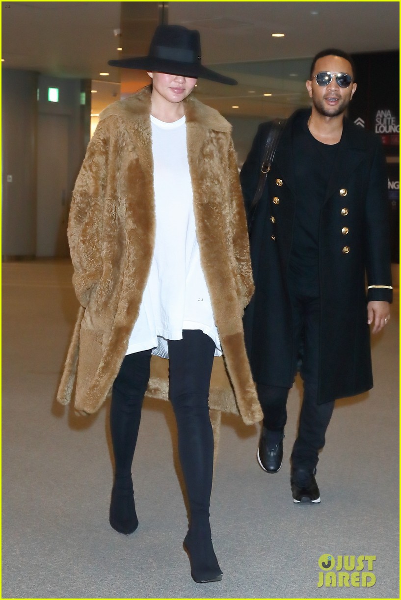 Chrissy Teigen & John Legend Return Home After Tokyo Flight Fiasco ...