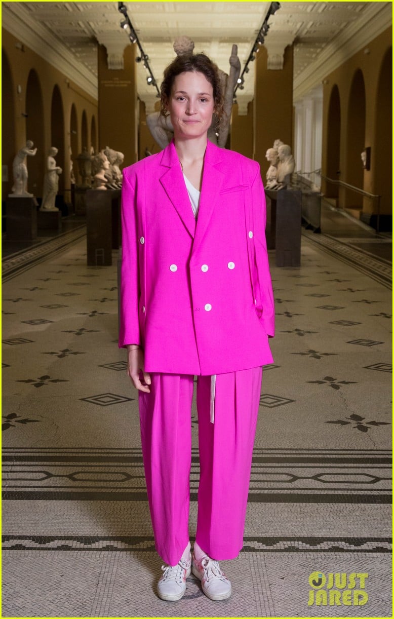 Daniel Day-Lewis & Vicky Krieps Screen 'Phantom Thread' in London ...