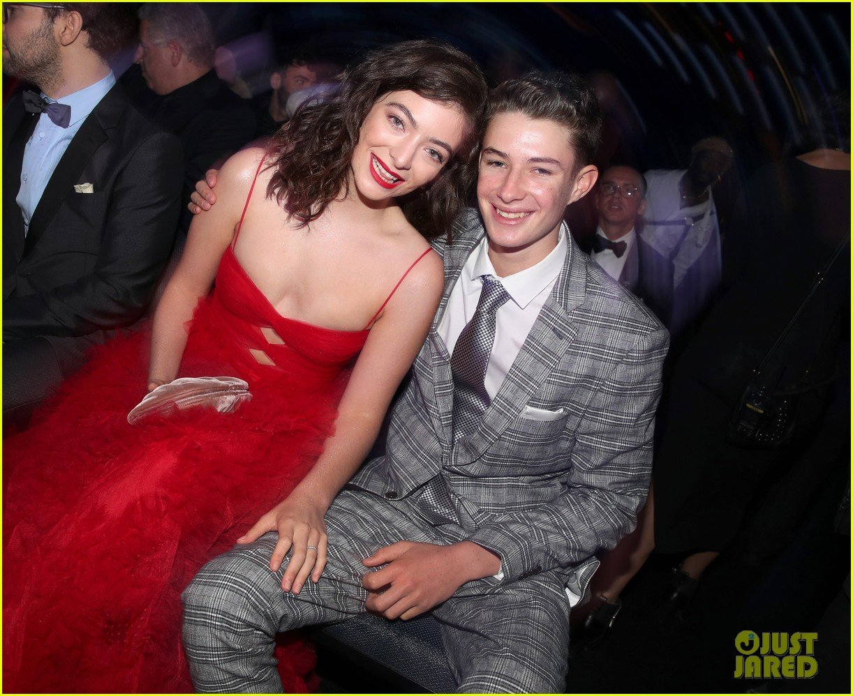 Lorde Writes Open Letter About Grammys in a Newspaper Ad: Photo 4024930 ...