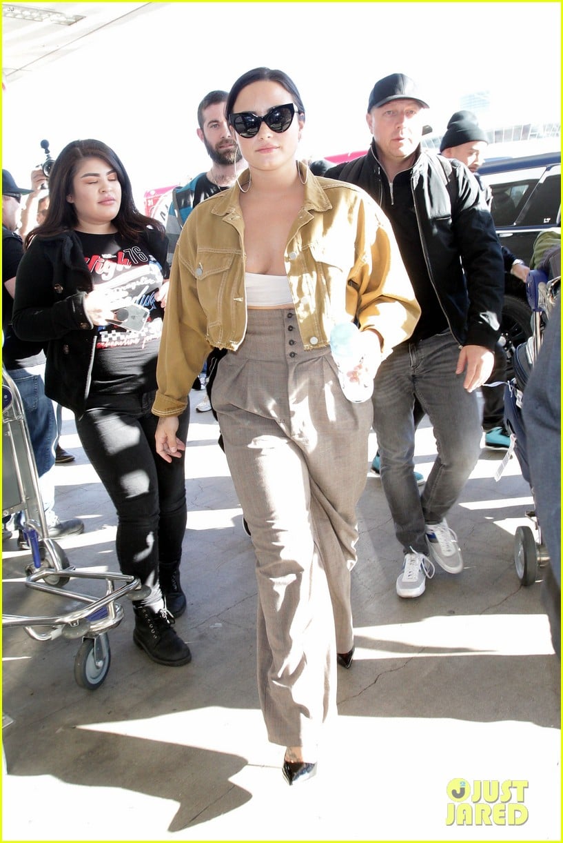 Demi Lovato Rocks Tiny Top While Catching Flight Out of LAX: Photo ...