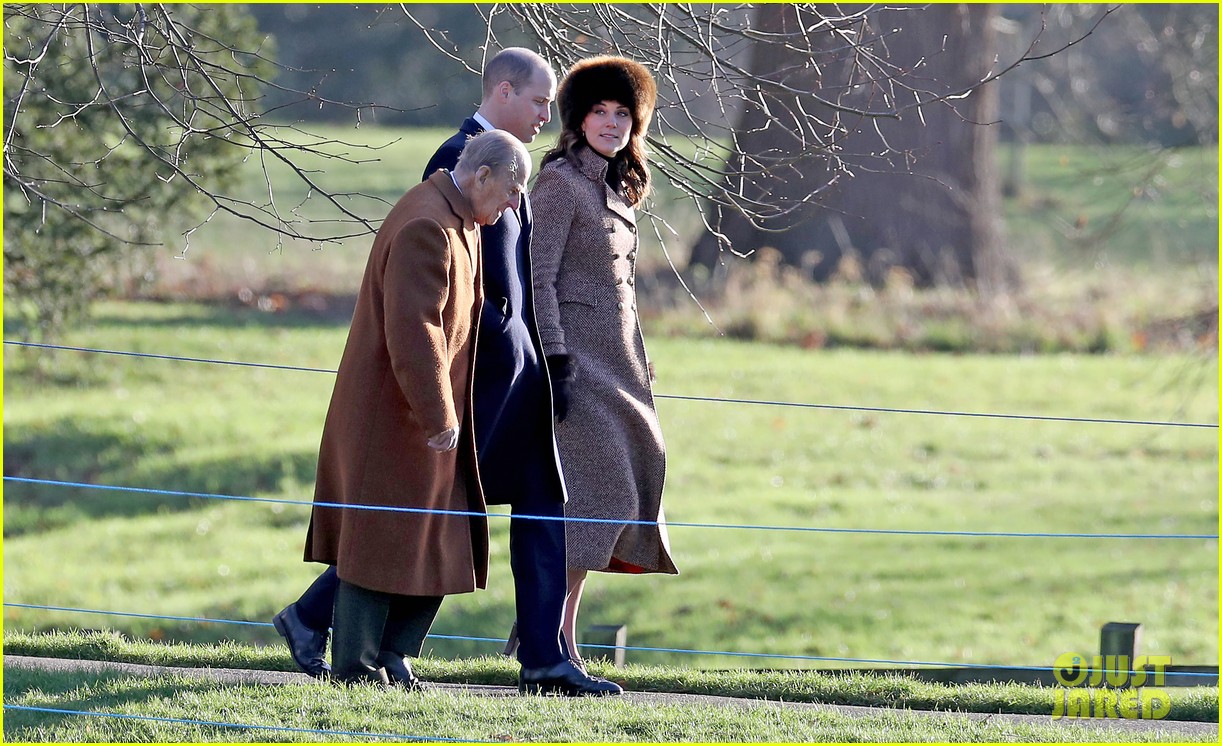 Kate Middleton Joins Sister Pippa & Others at Church!: Photo 4010995 ...