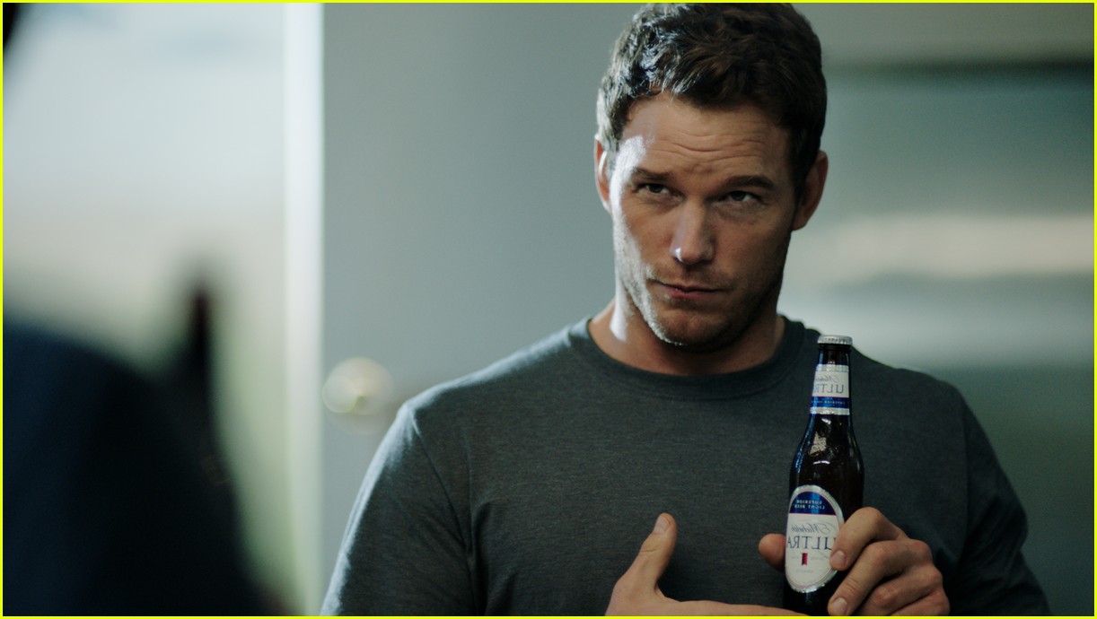 Chris Pratt Strips Shirtless, Shows His Abs for Super Bowl 2018 ...