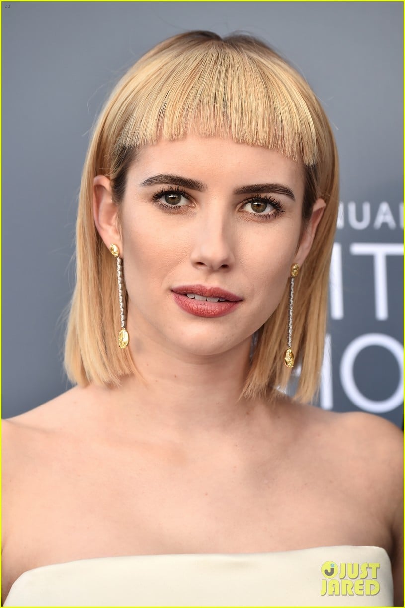 Emma Roberts Debuts New Haircut, Joins Evan Peters at Critics' Choice ...