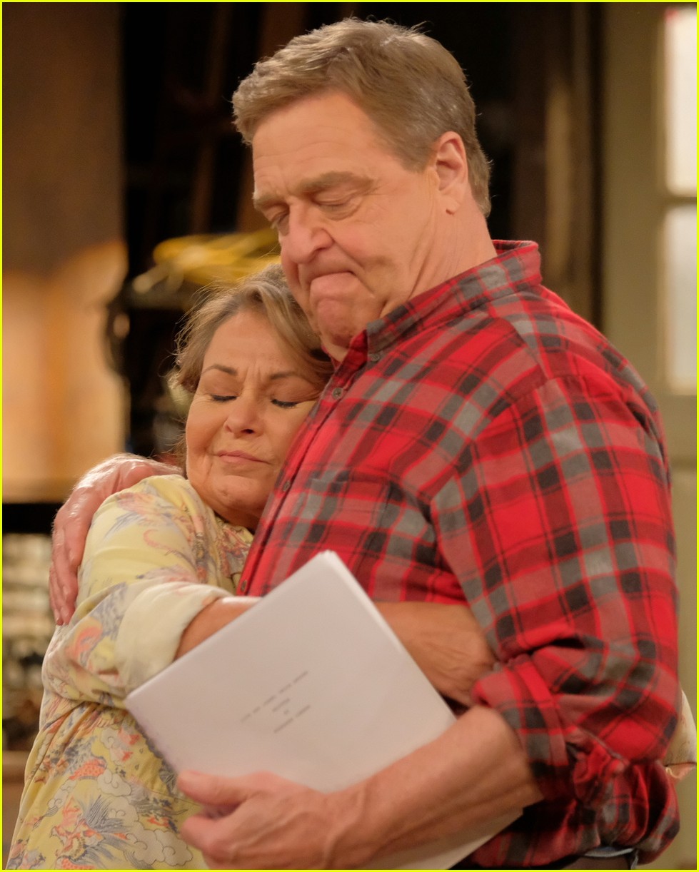 First Photos from 'Roseanne' 2018 Revival Revealed!: Photo 4008524 ...