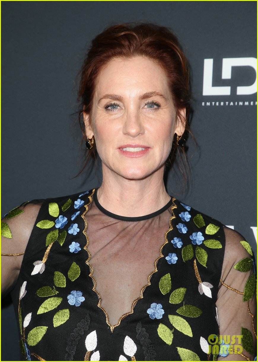 Jessica Rothe & Alex Roe Celebrate 'Forever My Girl' at WeHo Premiere ...