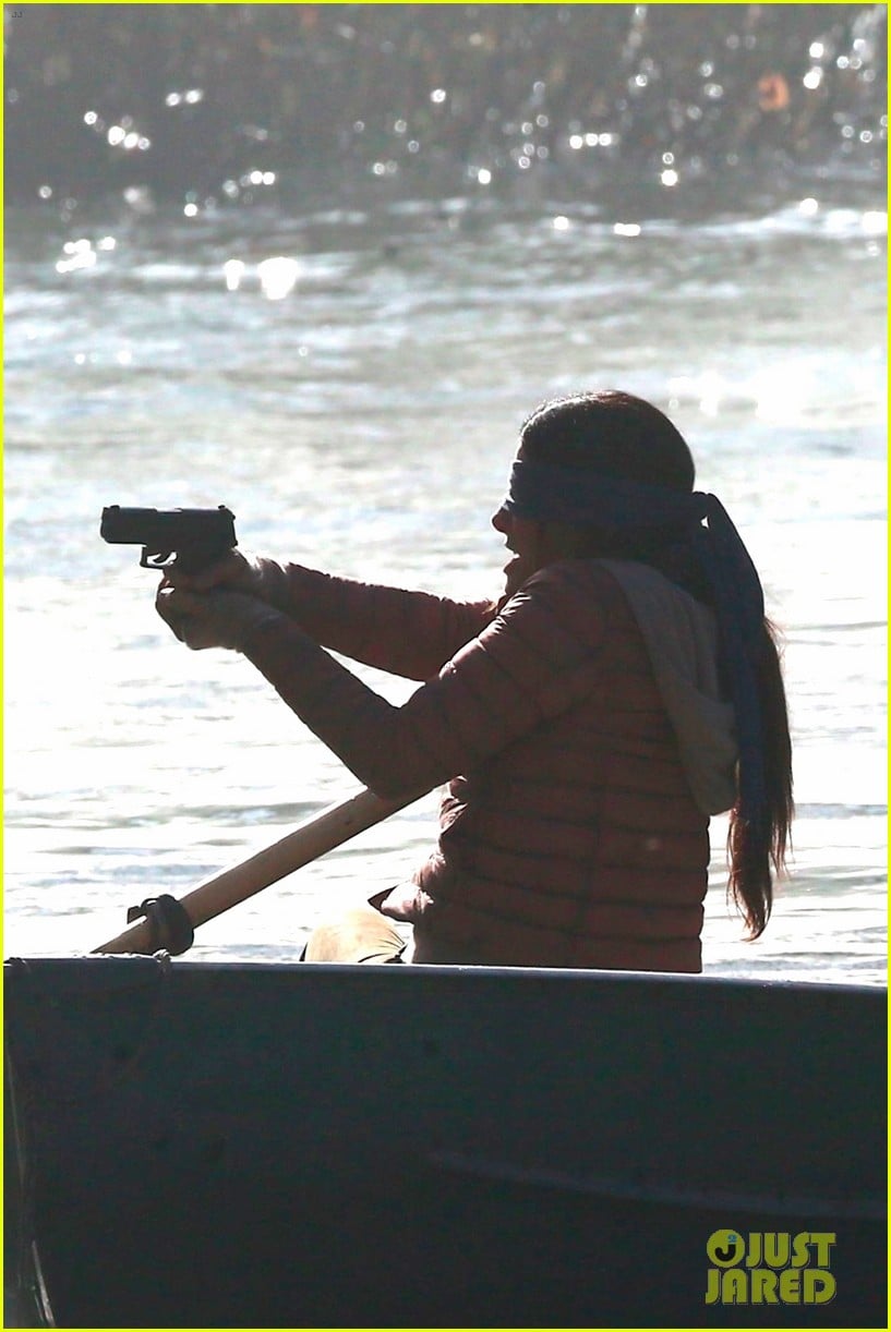 Full Sized Photo of sandra bullock bird box shooting 01 | Photo 4024836 ...