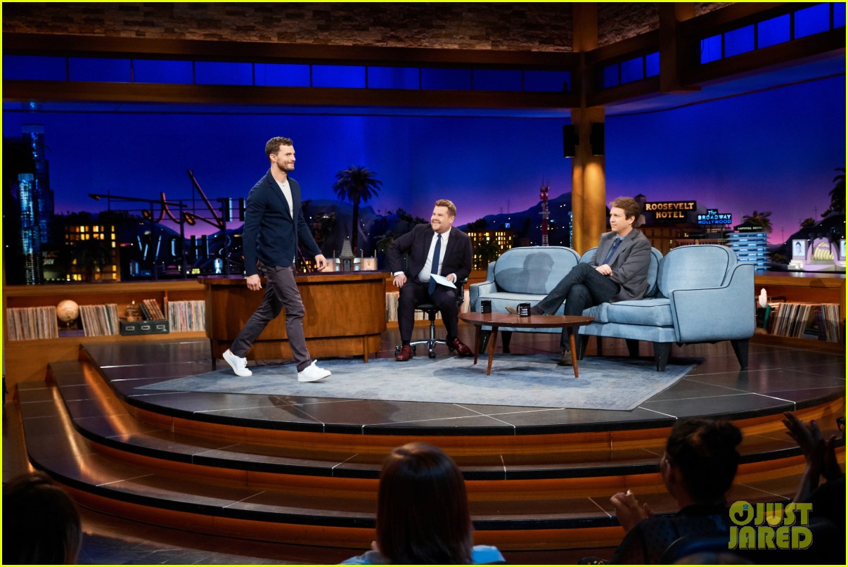 Jamie Dornan Shows Off His 'Unfortunate, Bouncy' Runway Walk on 'Late ...
