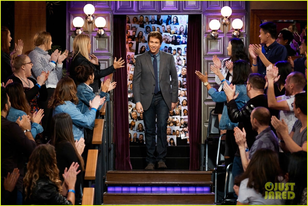 Jamie Dornan Shows Off His 'Unfortunate, Bouncy' Runway Walk on 'Late ...