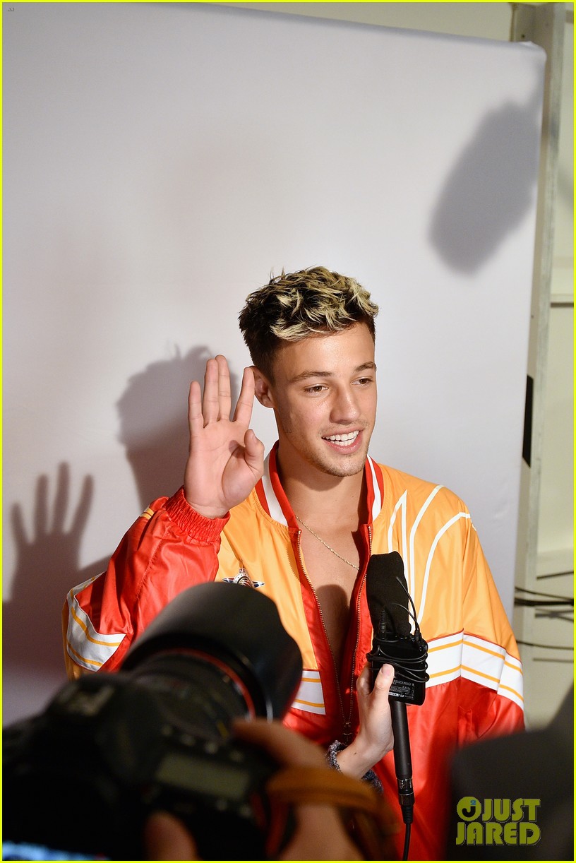 Scott Eastwood & Cameron Dallas Sit Front Row at Li-Ning NYFW Fashion ...