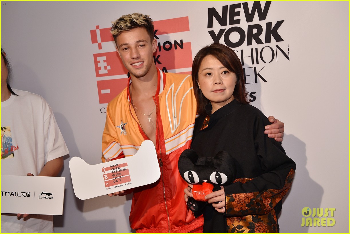 Scott Eastwood & Cameron Dallas Sit Front Row at Li-Ning NYFW Fashion ...