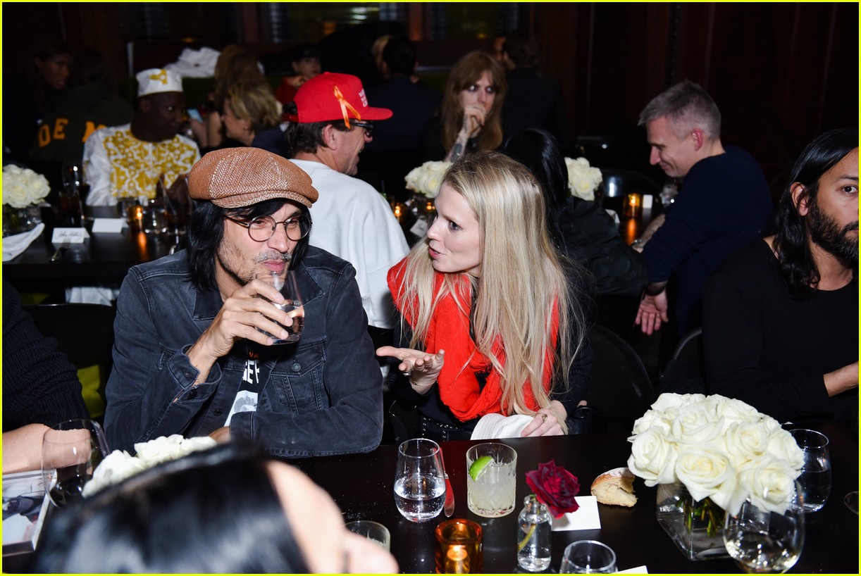 Gigi & Bella Hadid Strike a Pose at Inez & Vinoodh Pop-Up Store Event!: Photo 4032345 | 00, Liya ...