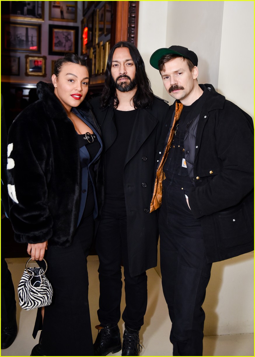 Gigi & Bella Hadid Strike a Pose at Inez & Vinoodh Pop-Up Store Event!: Photo 4032347 | 00, Liya ...