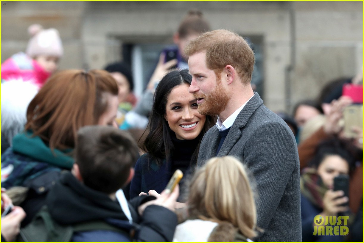 Prince Harry & Meghan Markle Get Warm Edinburgh Welcome During Royal ...