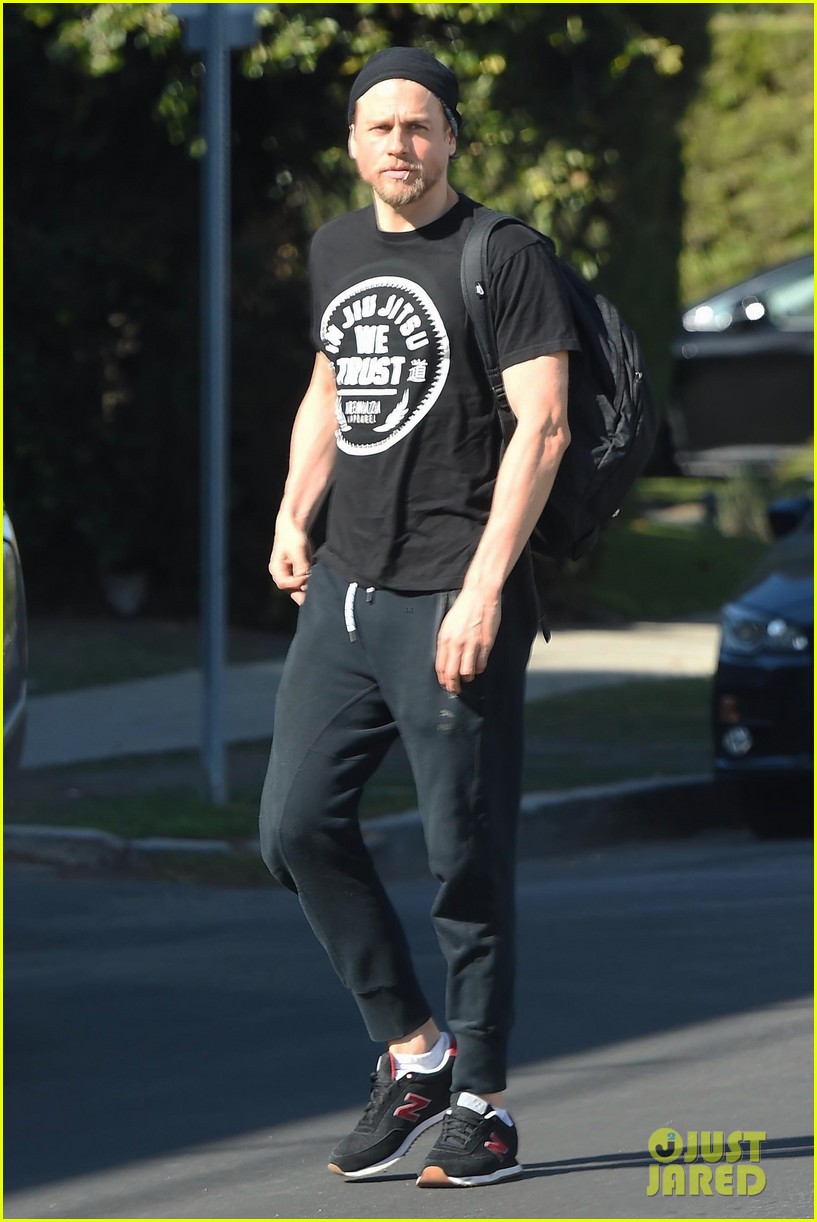 Charlie Hunnam Looks Buff Heading to Rehearsal in L.A.: Photo 4029599 ...
