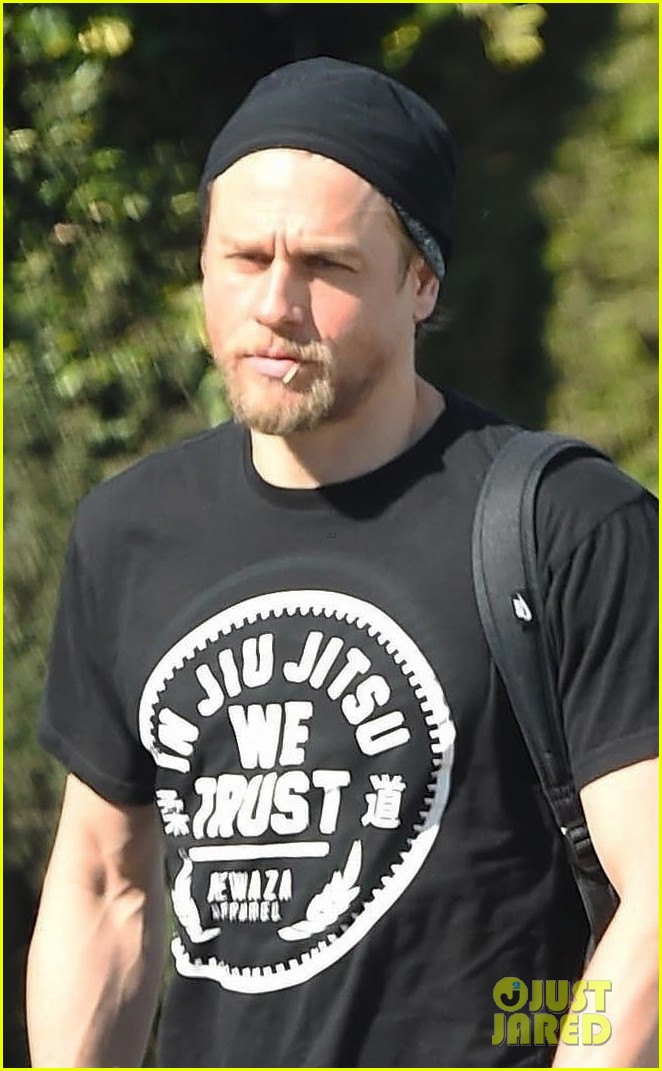 Charlie Hunnam Looks Buff Heading to Rehearsal in L.A.: Photo 4029600 ...