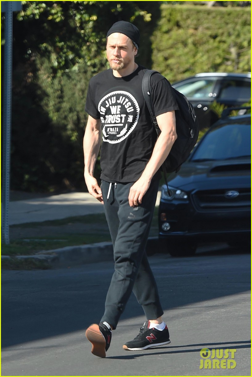 Charlie Hunnam Looks Buff Heading to Rehearsal in L.A.: Photo 4029603 ...