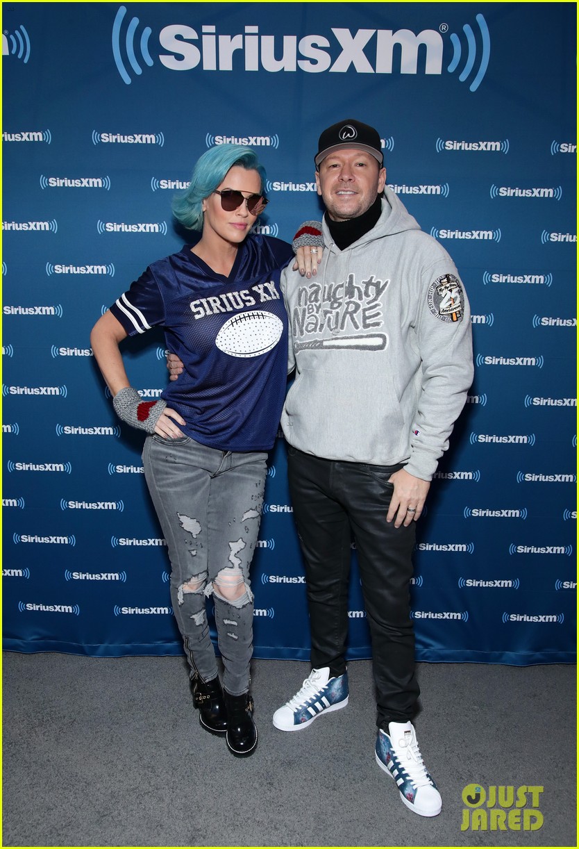 Jenny McCarthy & Donnie Wahlberg Couple Up in the SiriusXM Super Bowl ...