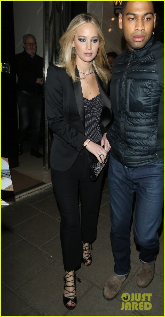 Jennifer Lawrence Thinks Timothee Chalamet is 'Hot,' Talks About ...