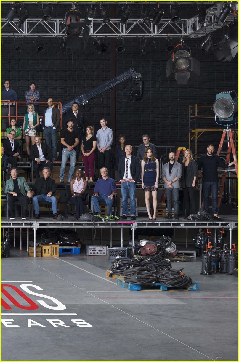 Marvel Superheroes Gather for One Epic Photo, But Some Stars Are ...