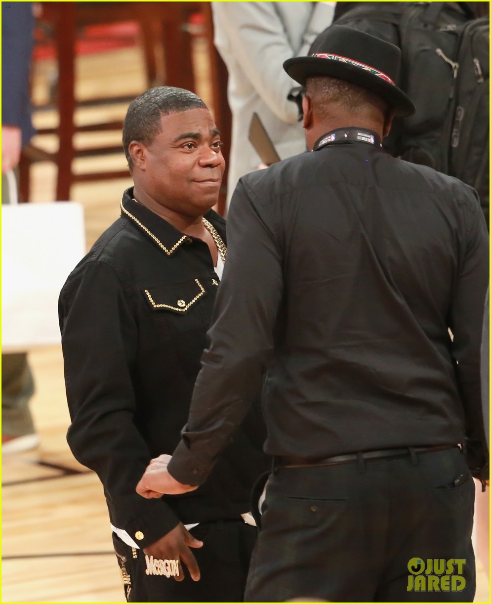 Justin Hartley Brings Wife Chrishell Stause & Daughter Isabelle to All ...