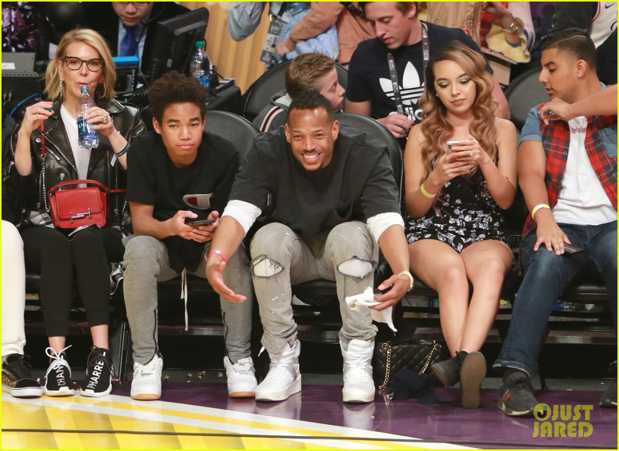 Justin Hartley Brings Wife Chrishell Stause & Daughter Isabelle to All ...