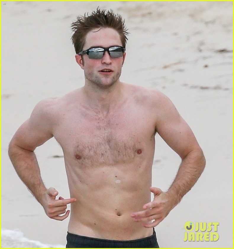 Robert Pattinson Bares Ripped Body While Shirtless in Antigua!: Photo ...
