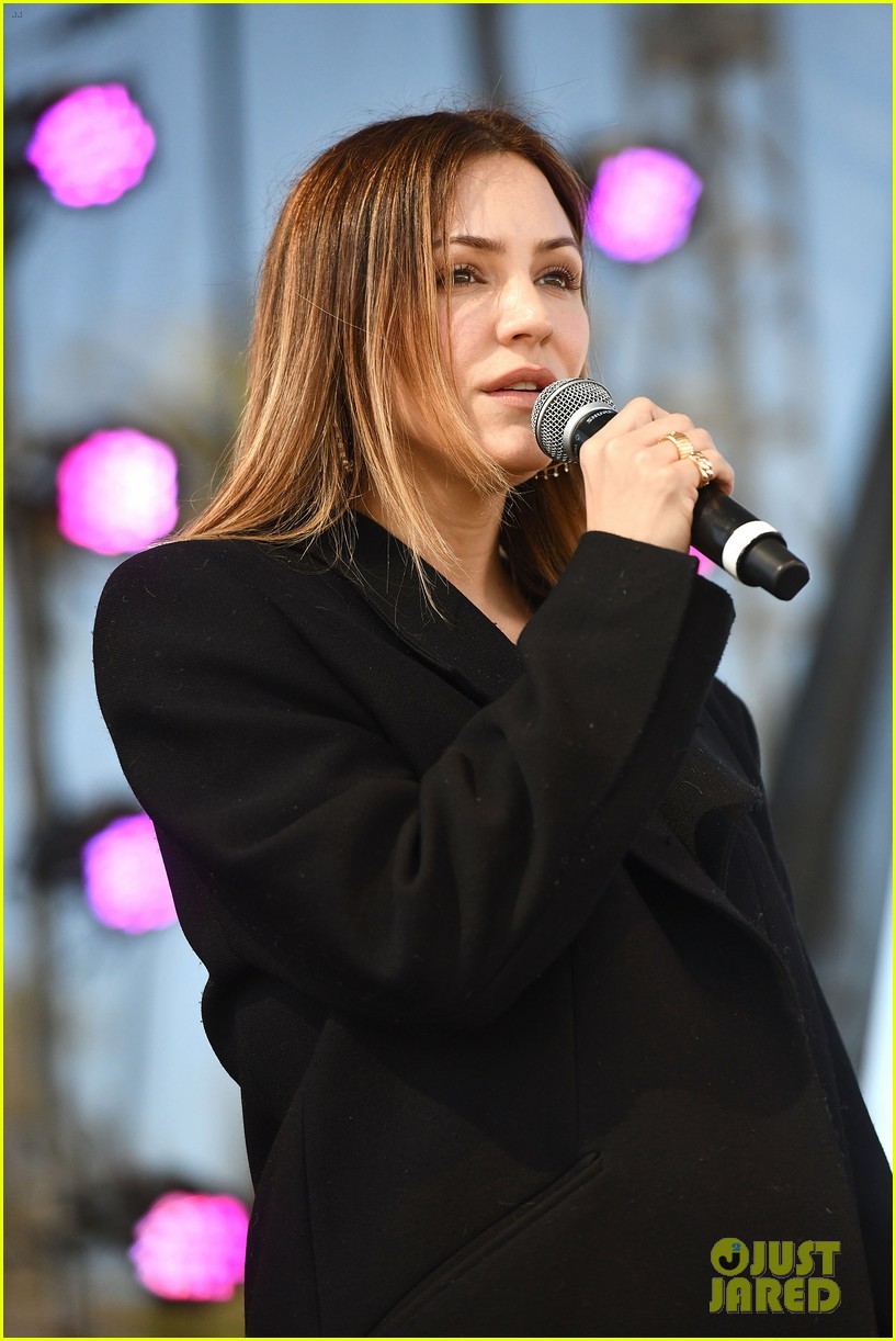 Katy Perry, Katharine McPhee & Boyfriend David Foster Hit Stage at ...