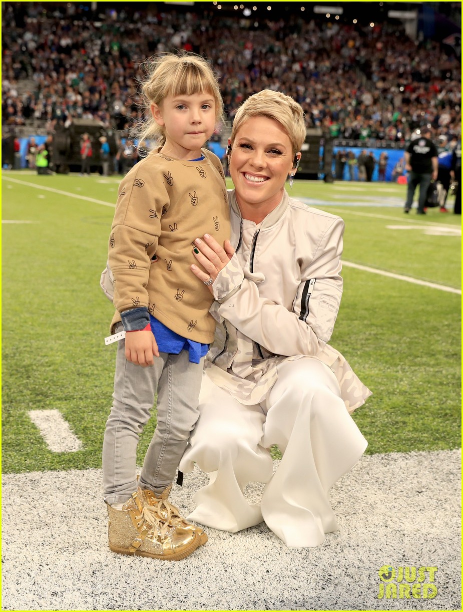Pink Spit Out a Throat Lozenge Before Super Bowl Performance, Responds ...