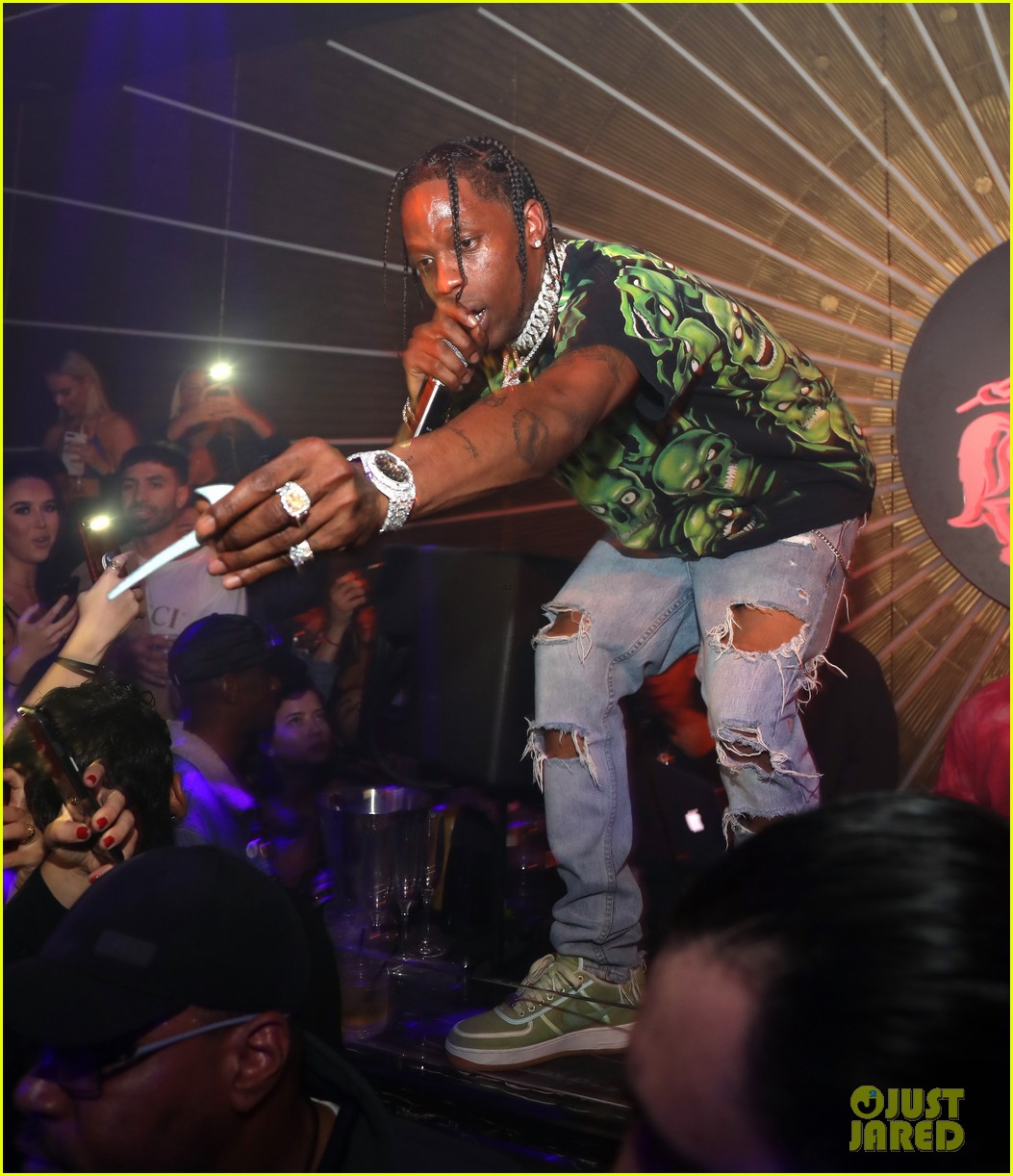 New Dad Travis Scott Performs During All-Star Weekend: Photo 4034715 ...