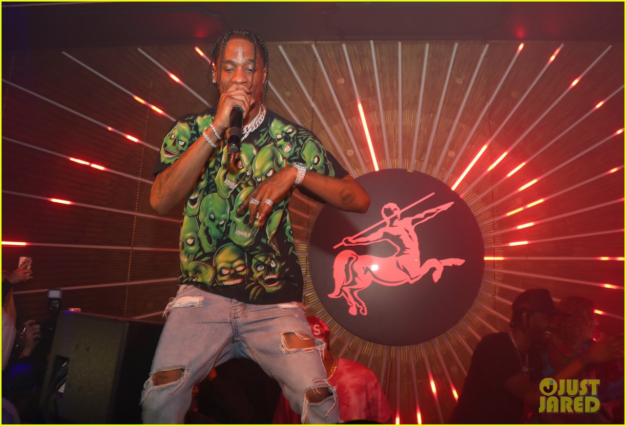 New Dad Travis Scott Performs During All-Star Weekend: Photo 4034717 ...