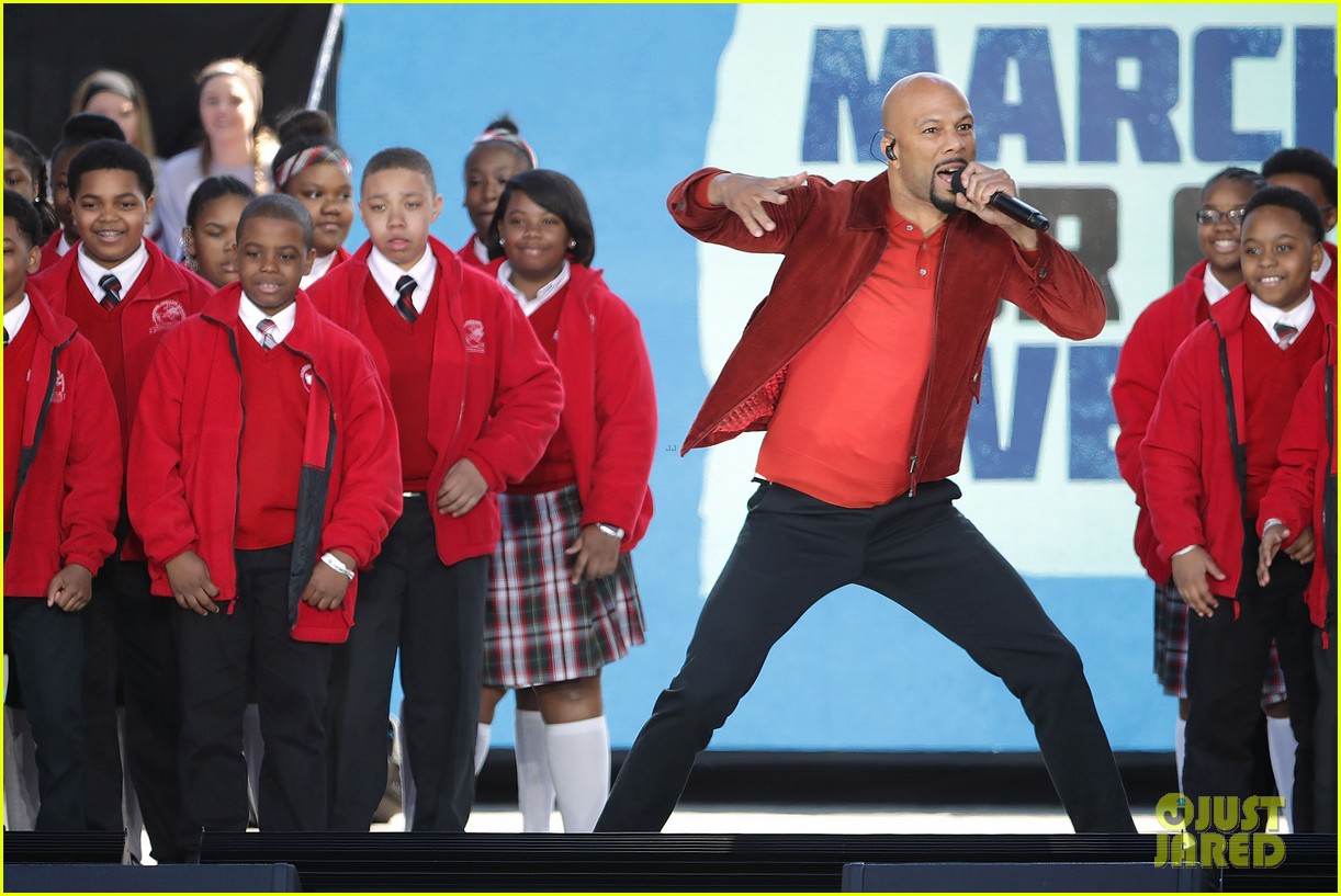 Andra Day & Common Perform 'Stand Up for Something' at March For Our ...