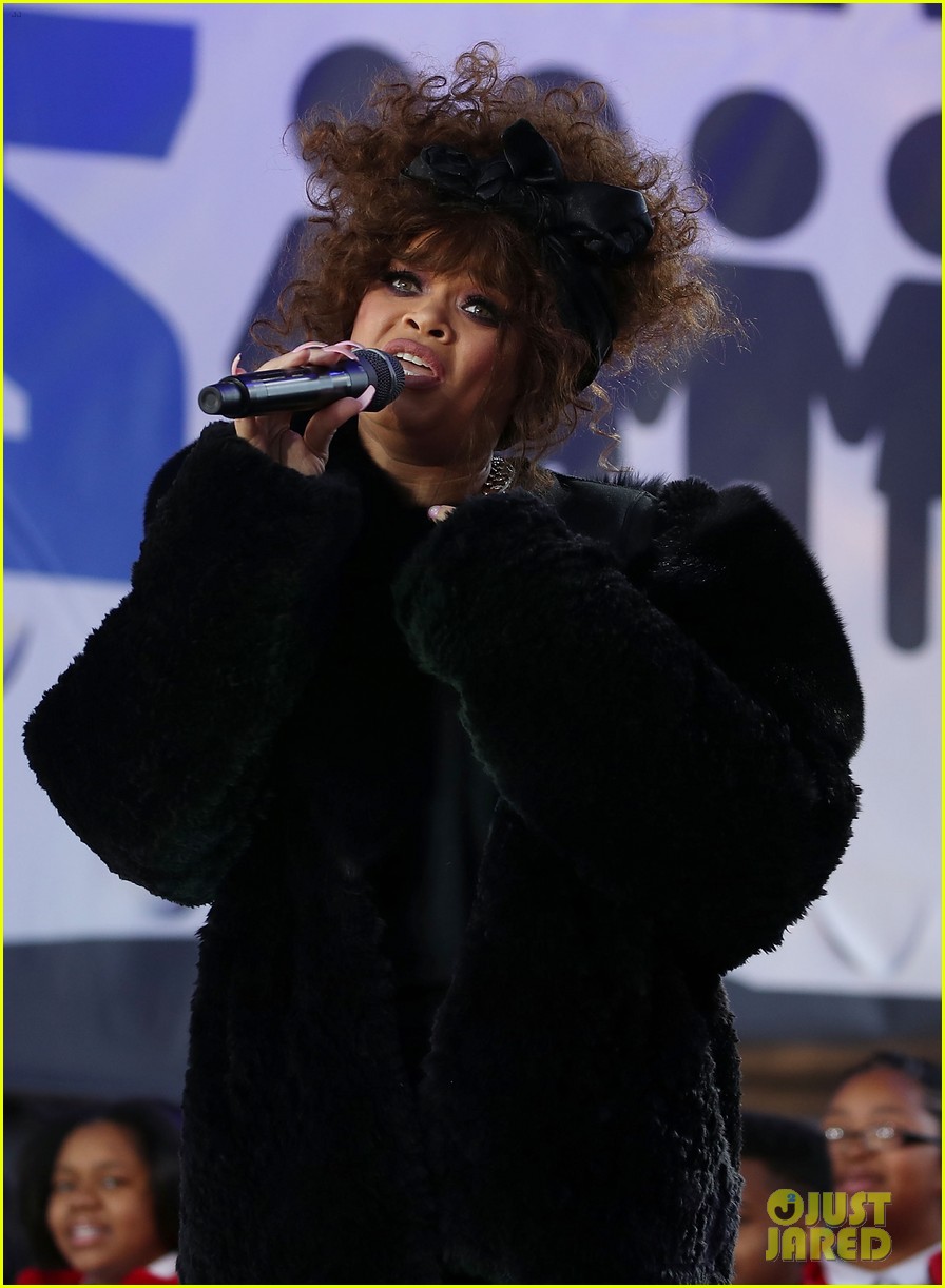 Andra Day & Common Perform 'Stand Up for Something' at March For Our ...