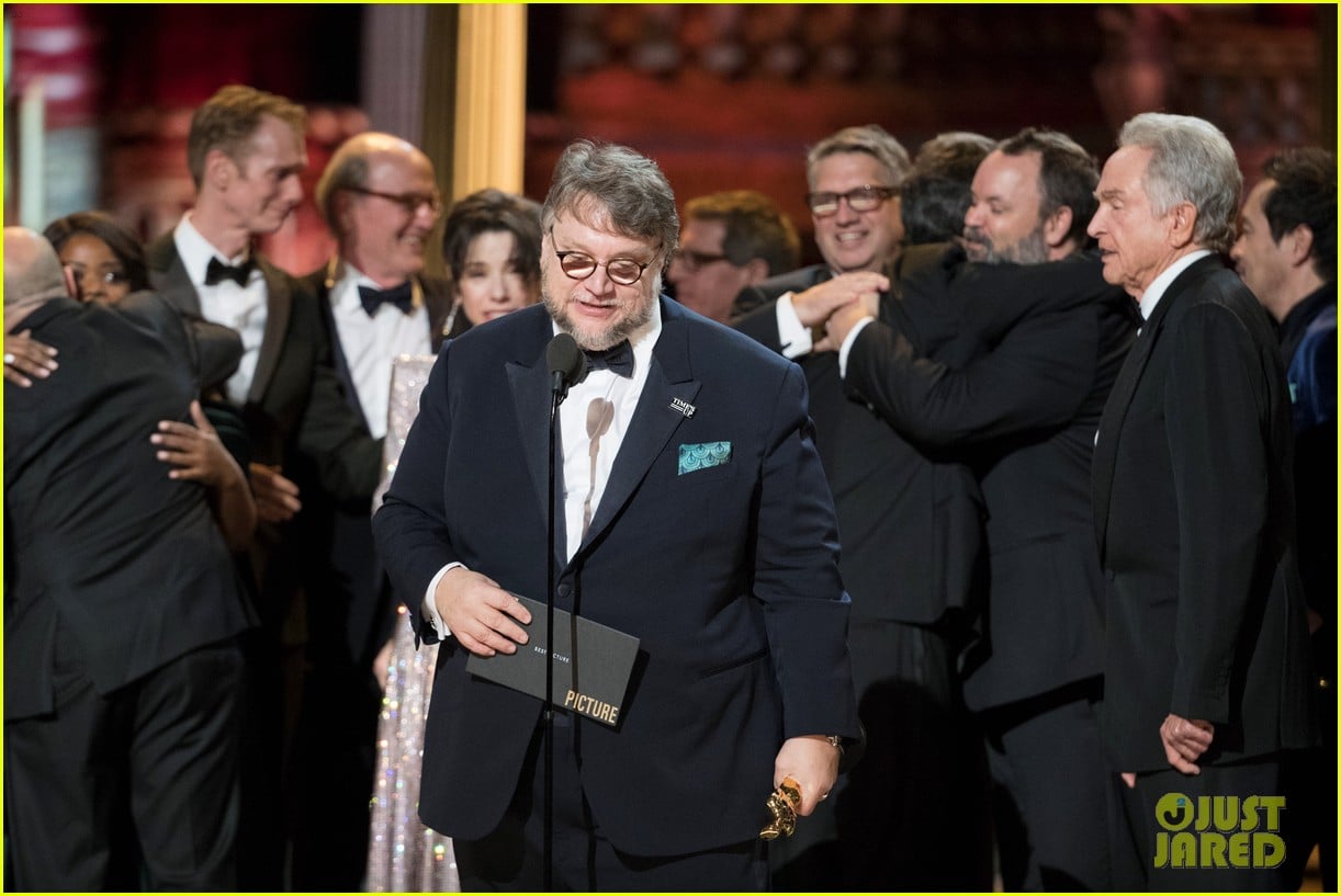 Warren Beatty & Faye Dunaway Redeem Themselves at Oscars 2018, Present ...