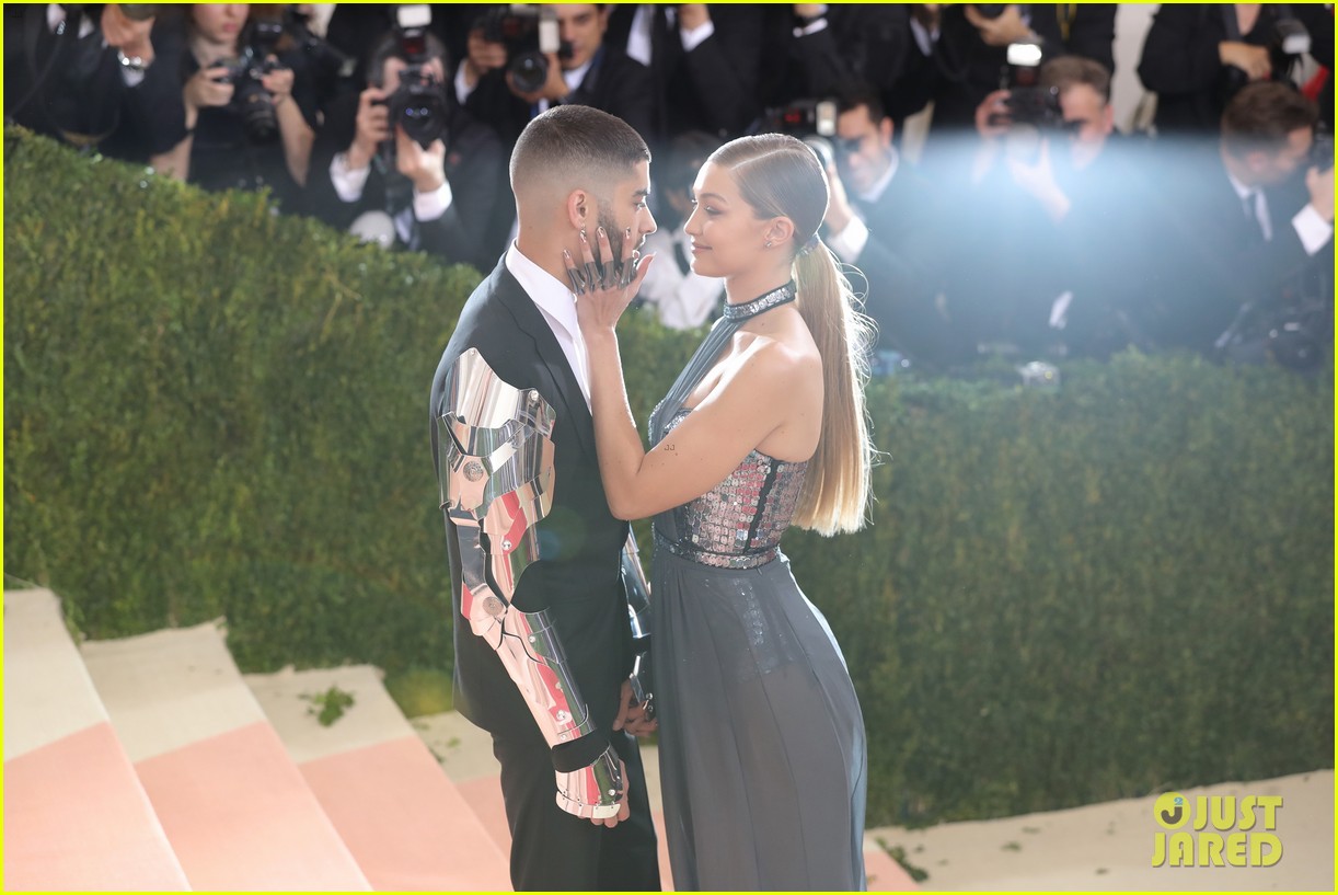 Here's How Zayn Malik Hinted at Gigi Hadid Split Just Before Announcement: Photo 4050475 ...