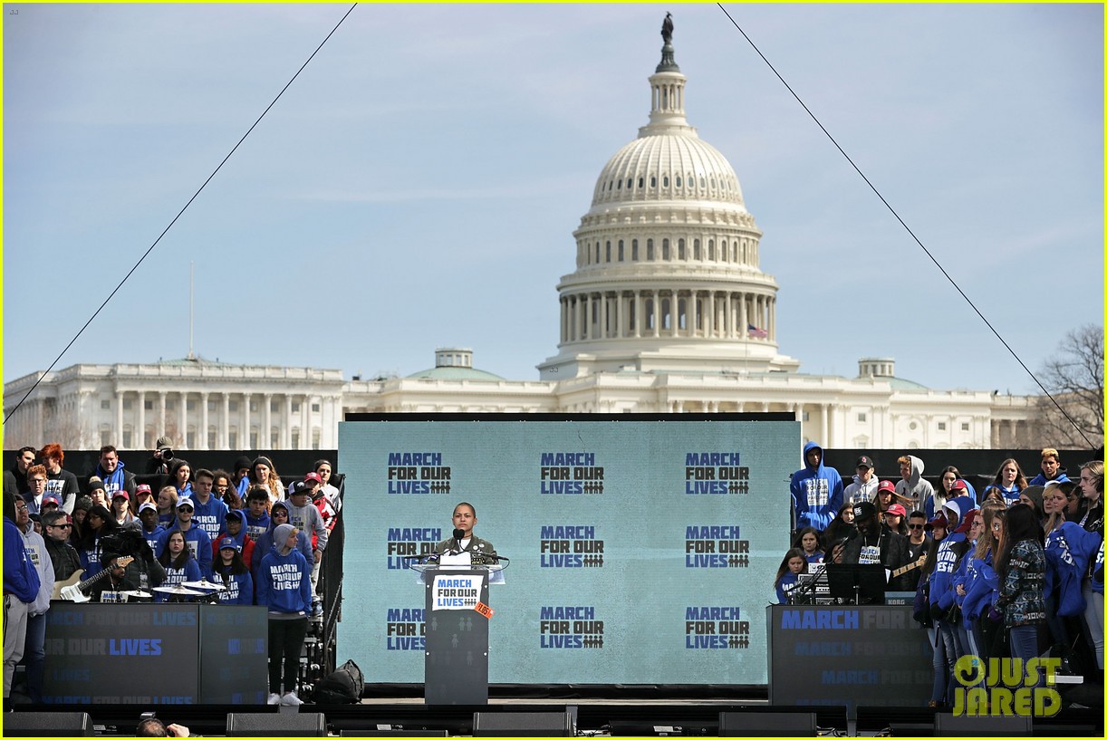 Emma Gonzalez Stands in Silence During Powerful March For Our Lives ...