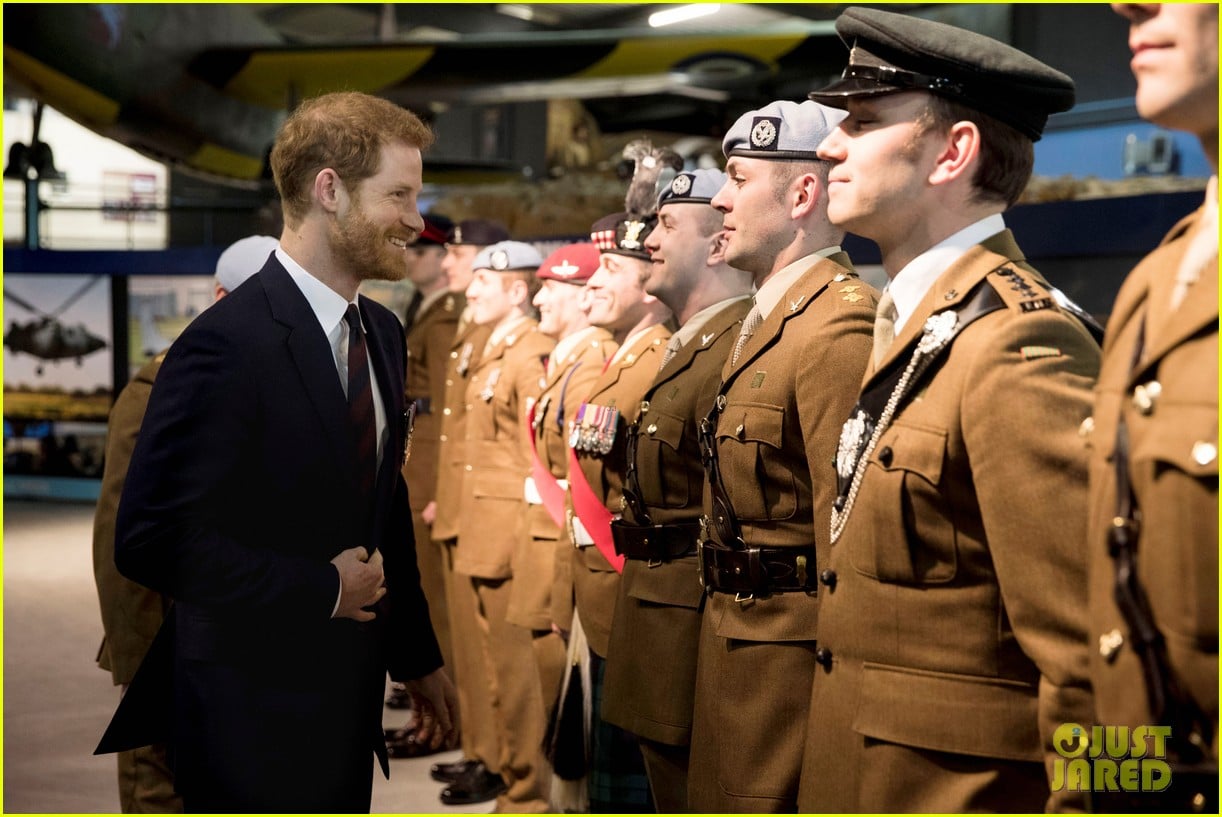 Prince Harry Returns to Pilot Training School to Present Army Air Corps ...