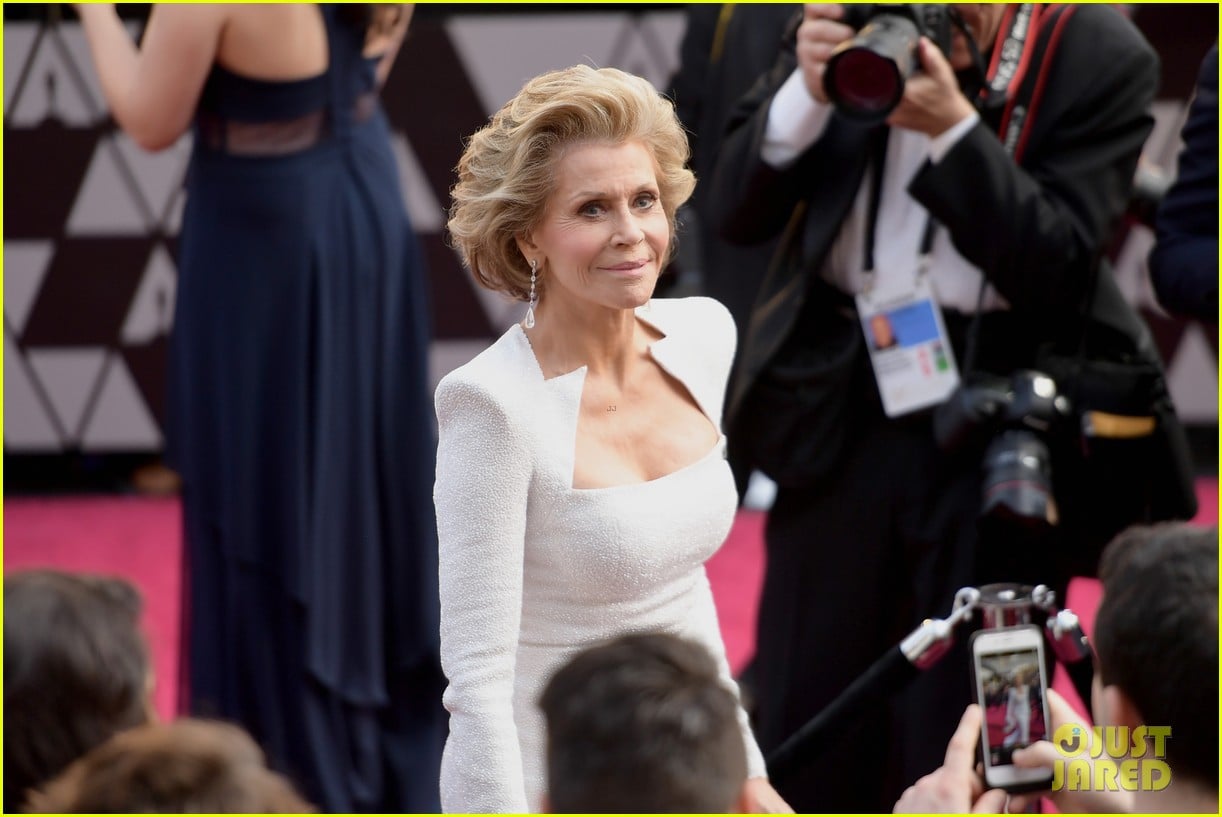 Jane Fonda Looks Chic in White on the Red Carpet at Oscars 2018!: Photo ...