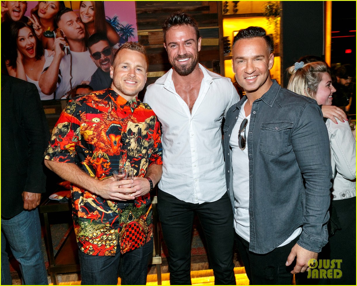 The 'Jersey Shore' Cast Live It Up at 'Family Vacation' Premiere Party ...