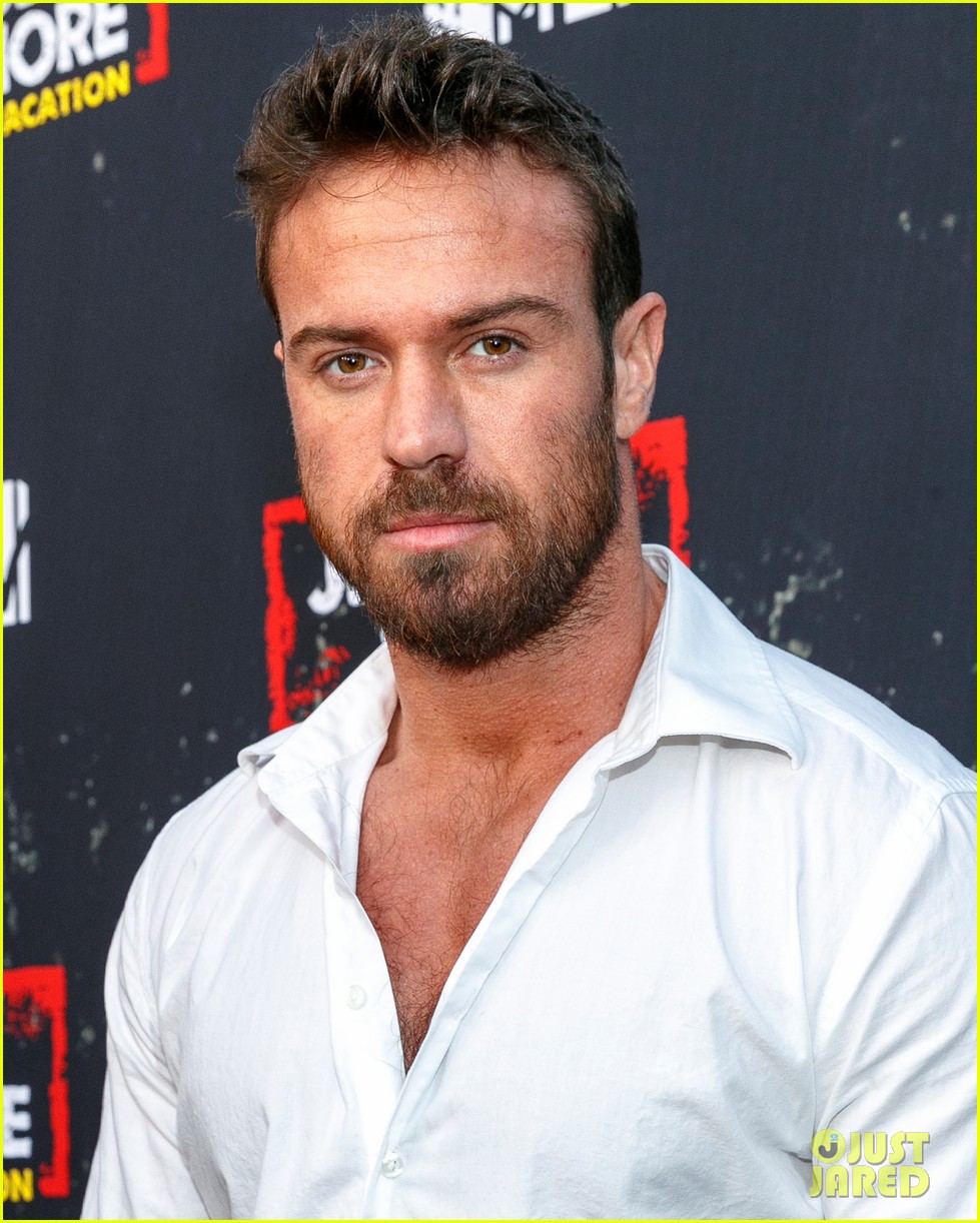 The 'Jersey Shore' Cast Live It Up at 'Family Vacation' Premiere Party ...