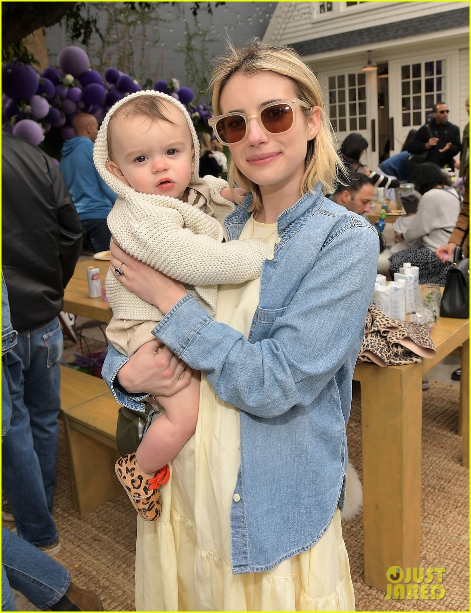 Jaime King, Emma Roberts, & Selma Blair Join In on the Easter Egg Fun ...