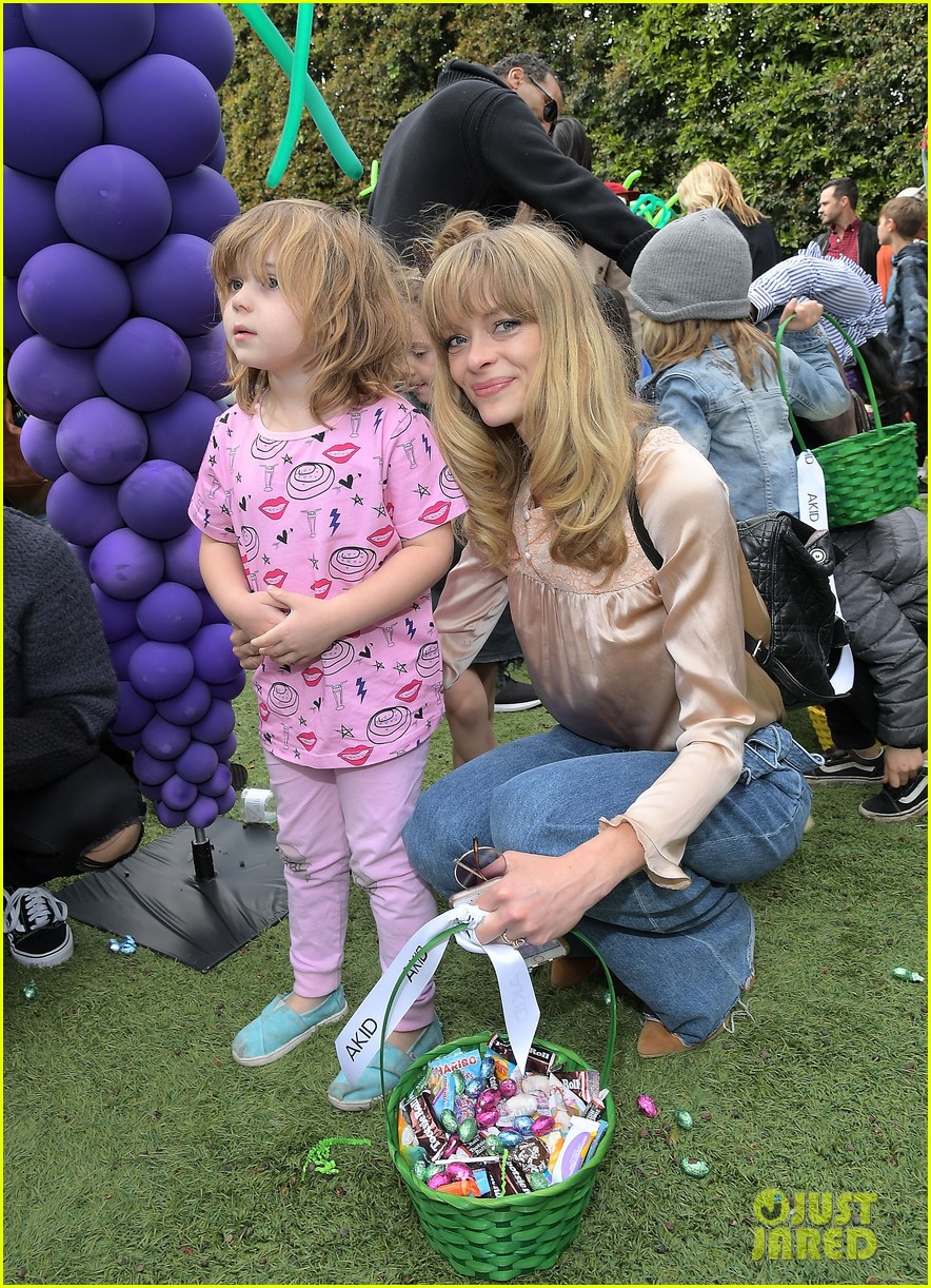 Jaime King, Emma Roberts, & Selma Blair Join In on the Easter Egg Fun ...
