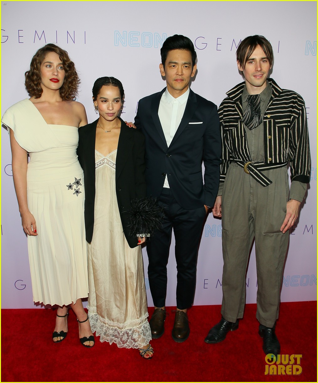 Zoe Kravitz, John Cho, & Lola Kirke Premiere 'Gemini' in LA: Photo ...