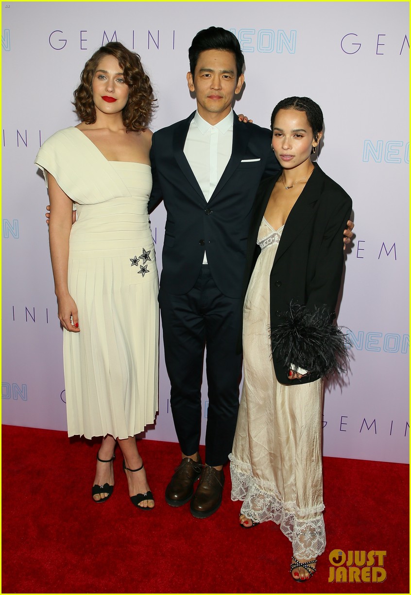 Zoe Kravitz, John Cho, & Lola Kirke Premiere 'Gemini' in LA: Photo ...
