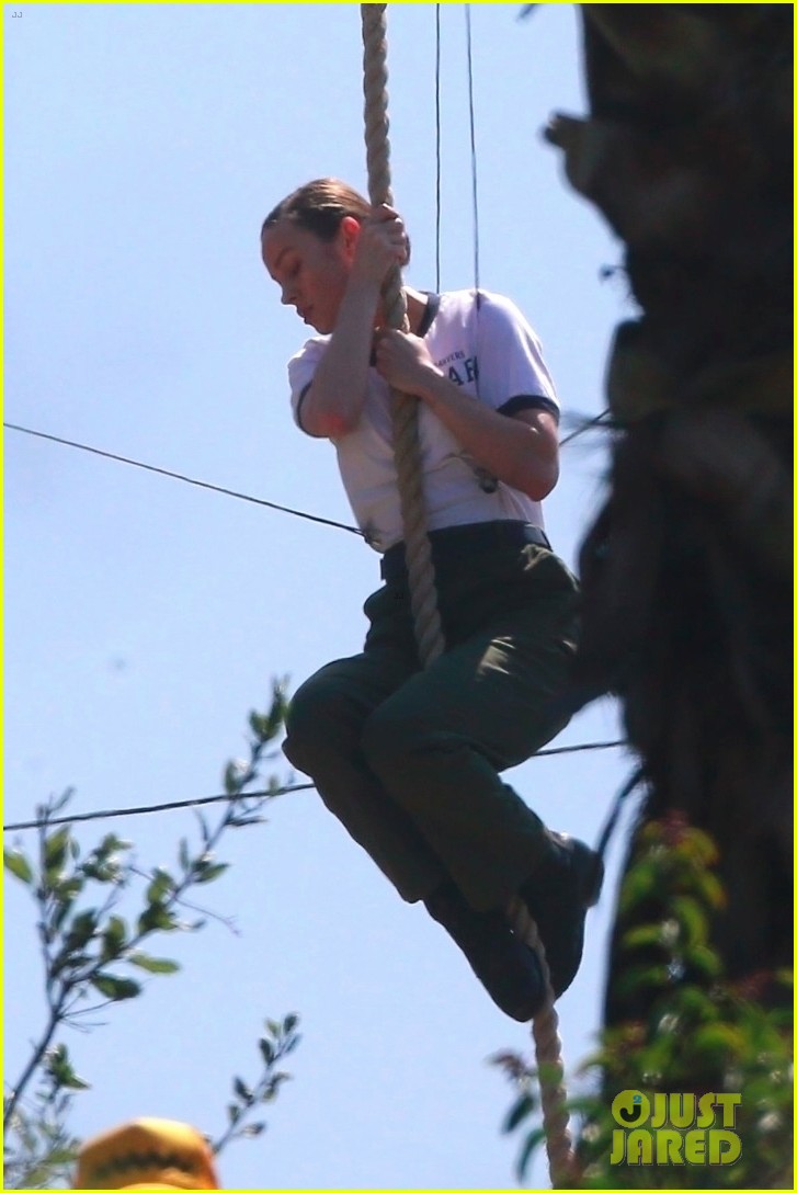 Brie Larson Climbs a Rope for 'Captain Marvel' Stunt Scene!: Photo ...
