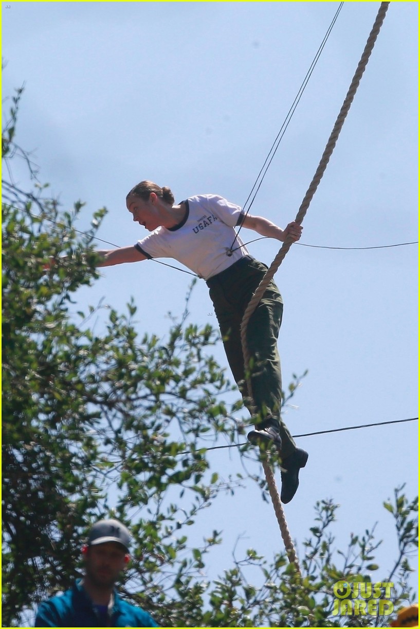 Brie Larson Climbs a Rope for 'Captain Marvel' Stunt Scene!: Photo ...
