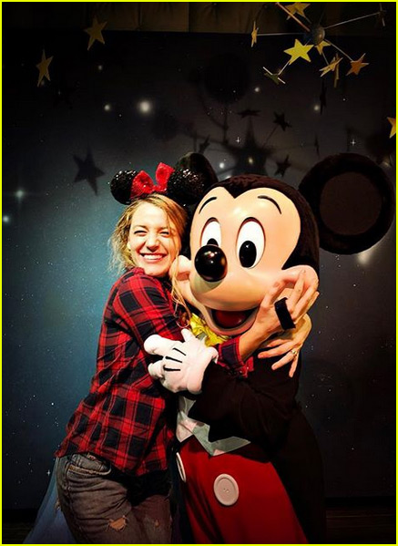 Blake Lively Hangs Out with Princesses During Trip to Disneyland ...