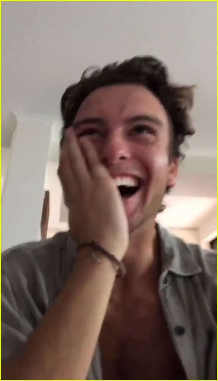 Margot Robbie's Brother Jokingly Shades Her After Oscars Loss: Photo ...