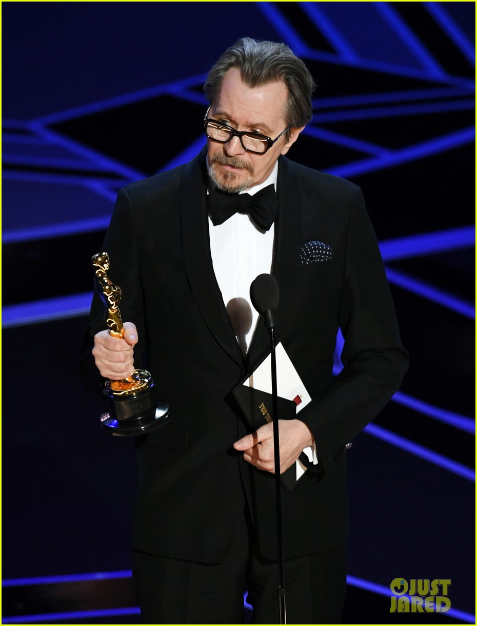 Gary Oldman Wins Best Actor at Oscars 2018 for 'Darkest Hour': Photo 4044731 | Gary Oldman ...