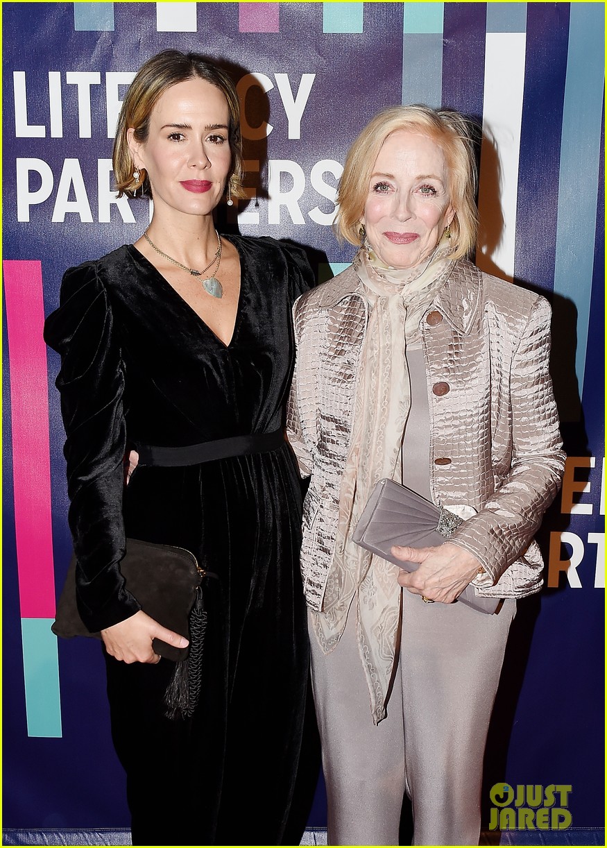 Sarah Paulson & Holland Taylor Couple Up for Literacy Partners Gala in ...