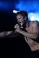 Imagine Dragons' Dan Reynolds Bares Buff Body While Shirtless at ...